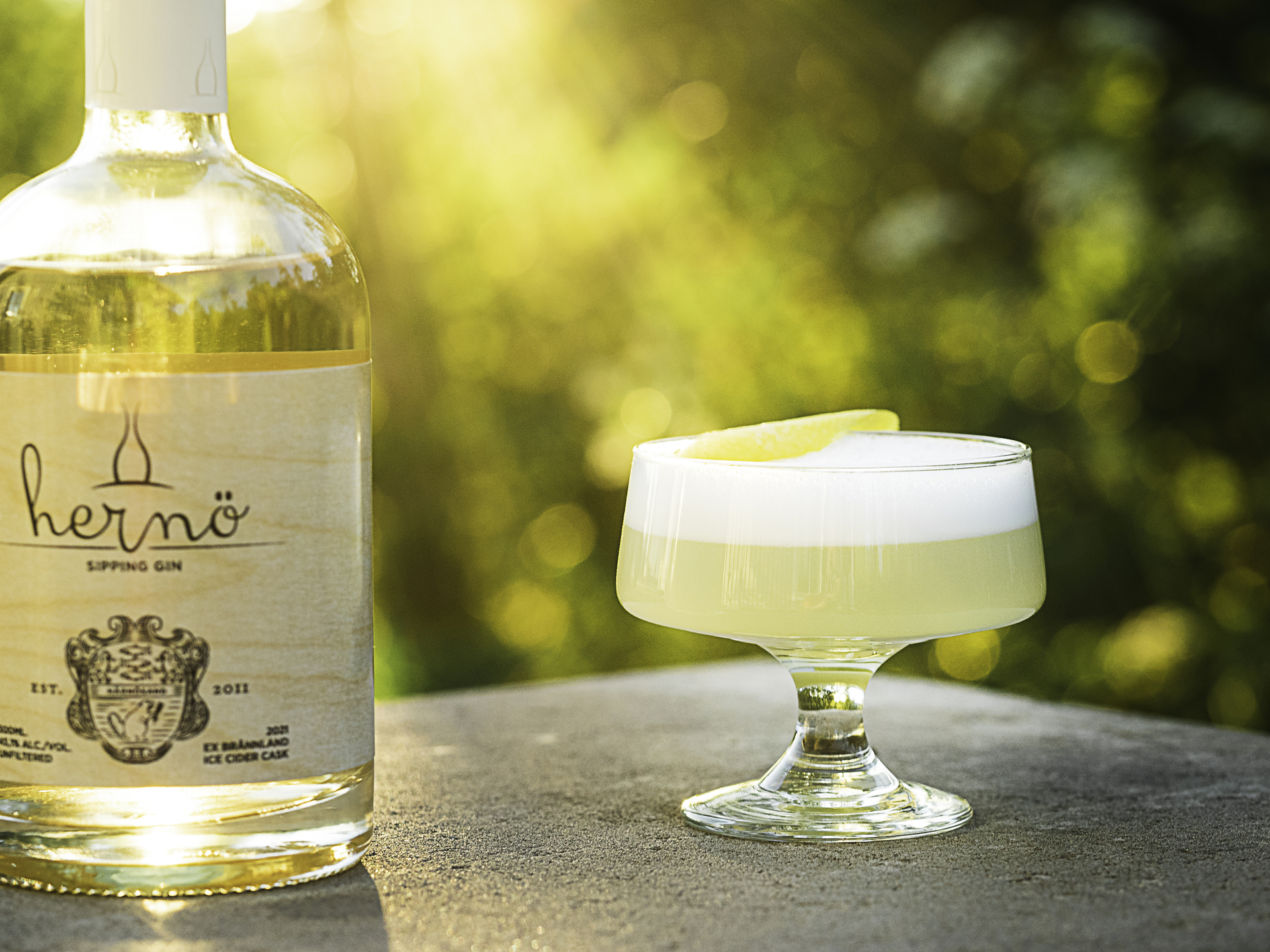 Upplev världens bästa gin - ett besök på Hernö Gin | Resmål Sverige